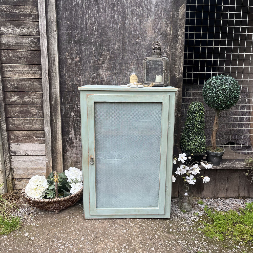 Country cupboards store
